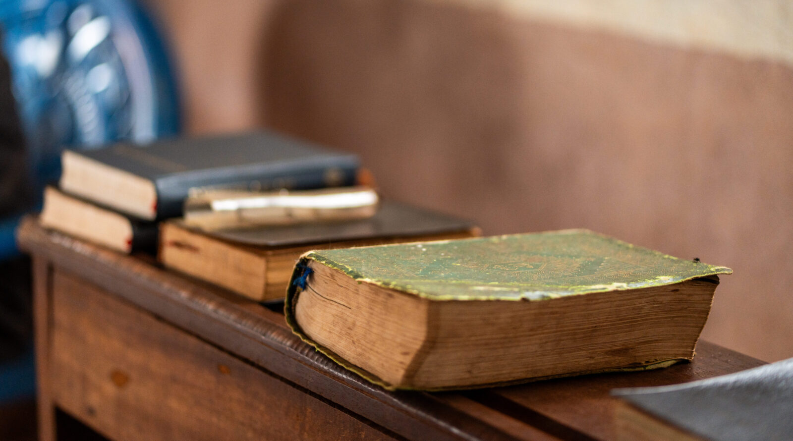 Bible in Borgu Fulfulde for first time - SIM International